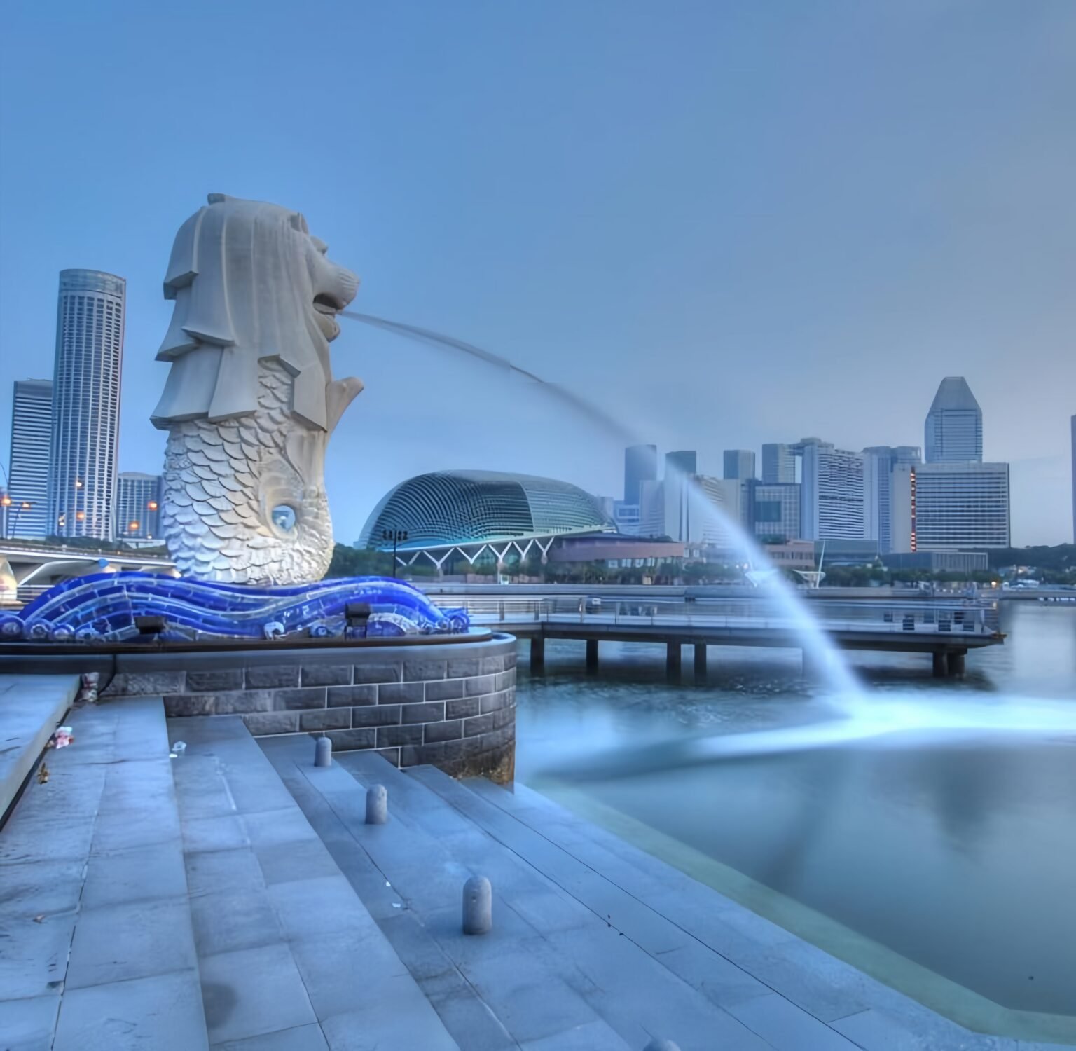 Merlion Park: Discover Singapore's Famous Icon with your kids