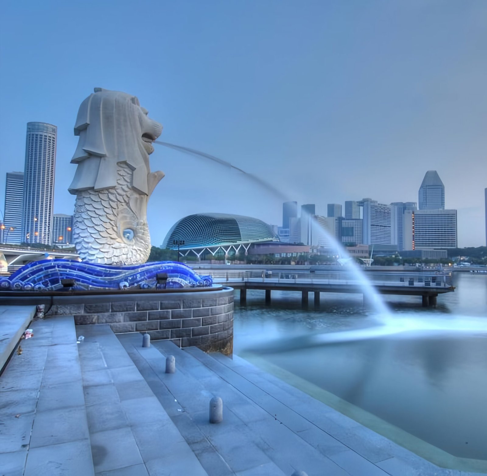 Merlion Park: Discover Singapore's Famous Icon with your kids